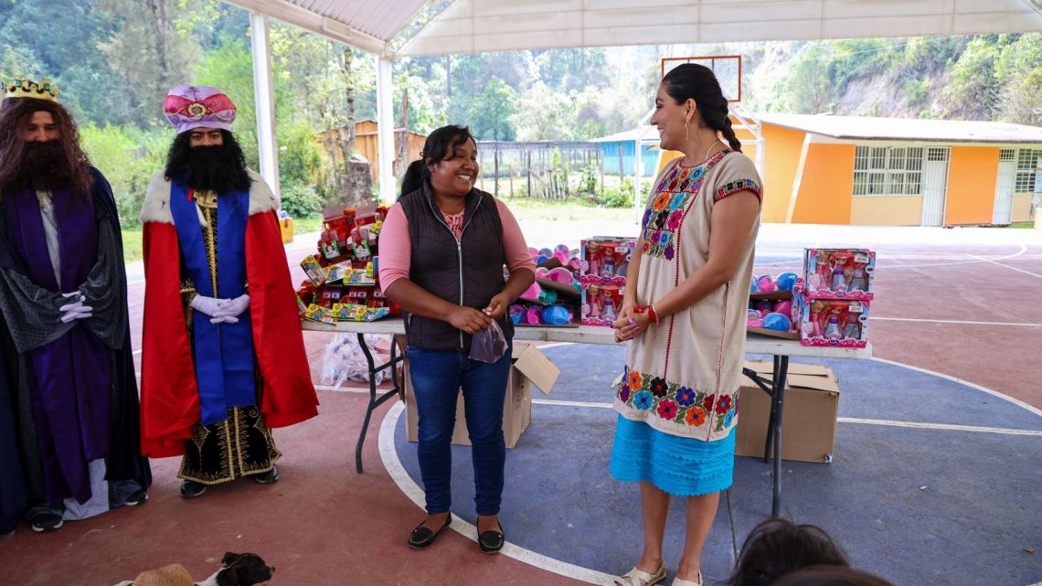 Entrega DIF Guerrero juguetes a niñas y niños de comunidades de la ... Entrega DIF Guerrero juguetes a niñas y niños de comunidades de la ...
